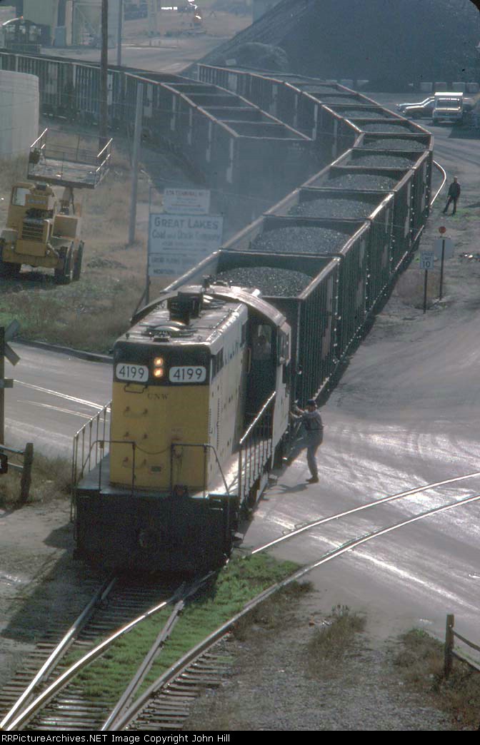 1252-09 C&NW switches Great Lakes Coal near the "Belt" Yard